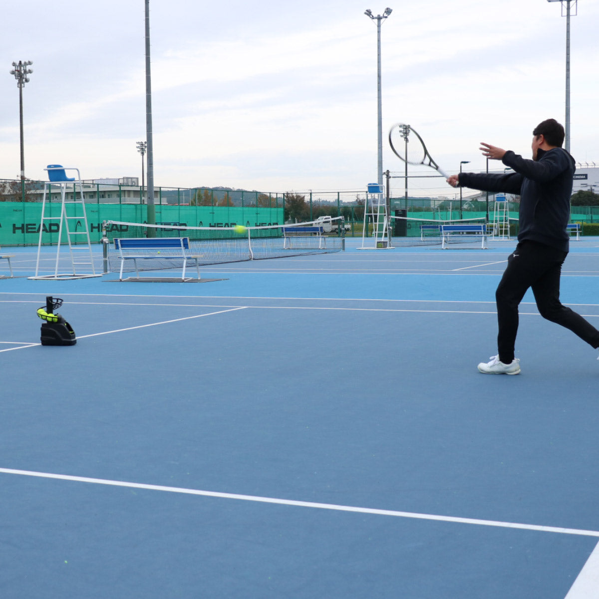 テニスボールトスマシン｜【野球】フィールドフォース